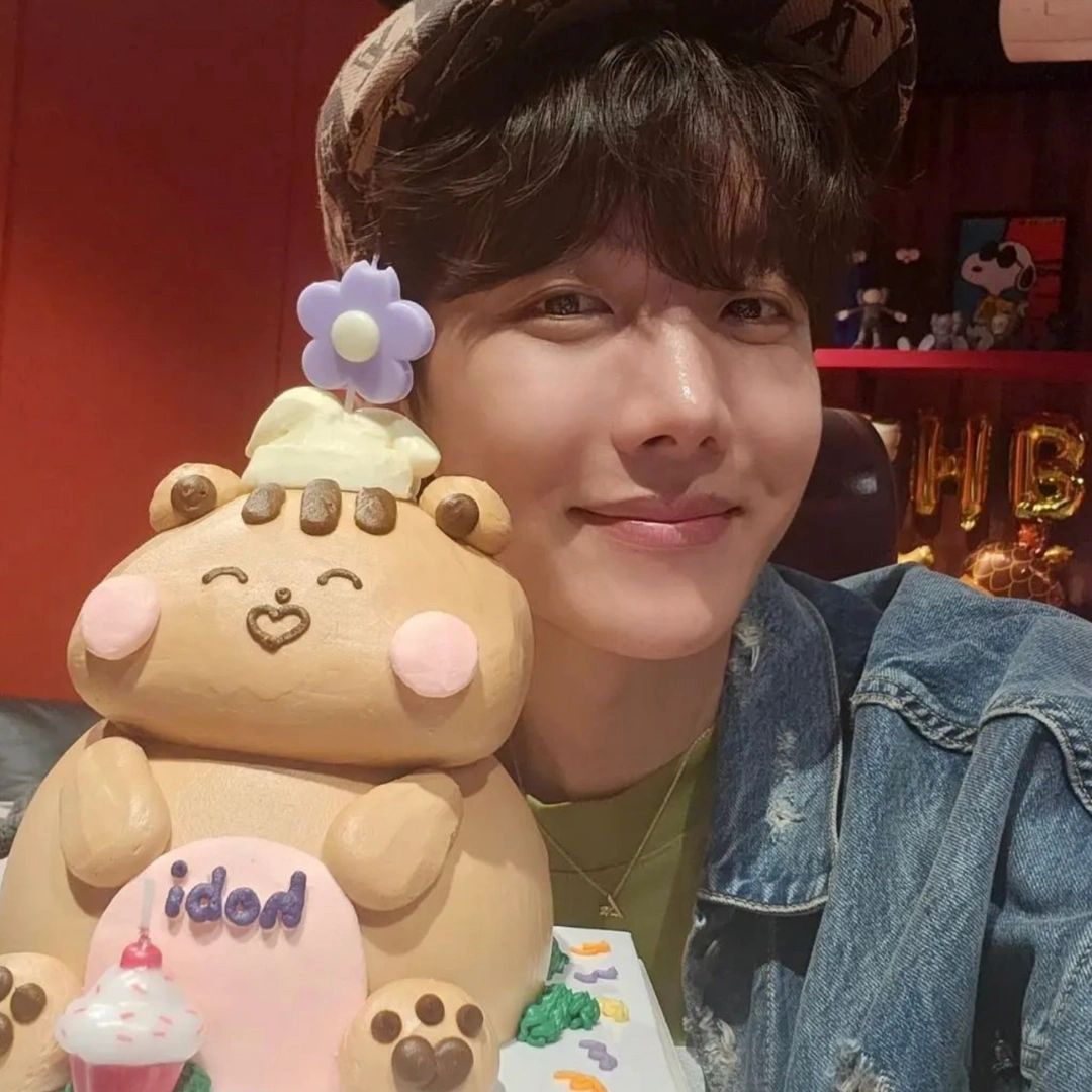 BTS's J-Hope Reveals Military Enlistment Countdown on Weverse BTS's J-Hope Reveals Military Enlistment Countdown on Weverse